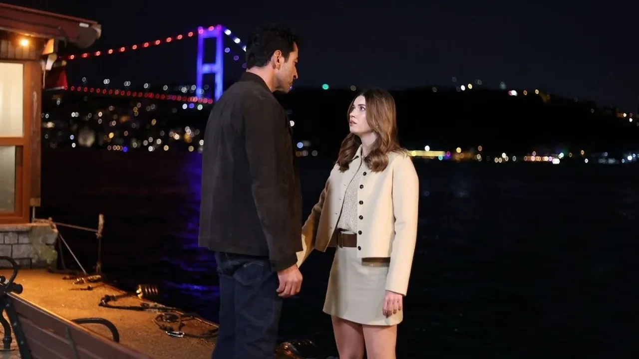 ABİ setinde iletişim sorunu patlak verdi! Afra Saraçoğlu'nun diziden ...