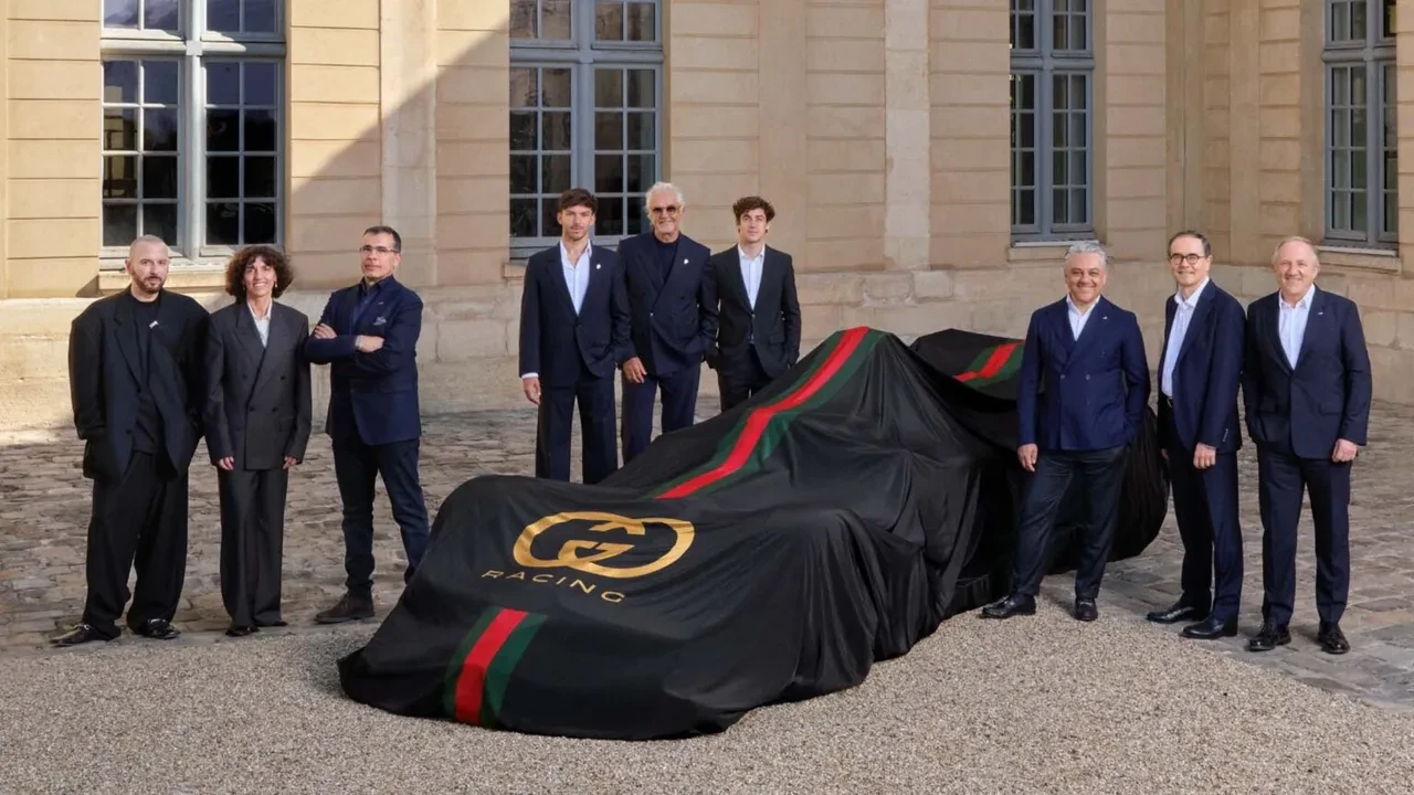Moda devi F1 dünyasına giriş yapıyor - TGRT Haber Fotogaleri