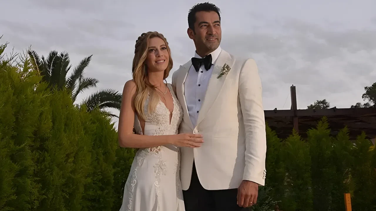 Kenan İmirzalıoğlu ve Sinem Kobal'dan tatil pozları! Uyumlu giyinmeleri ...
