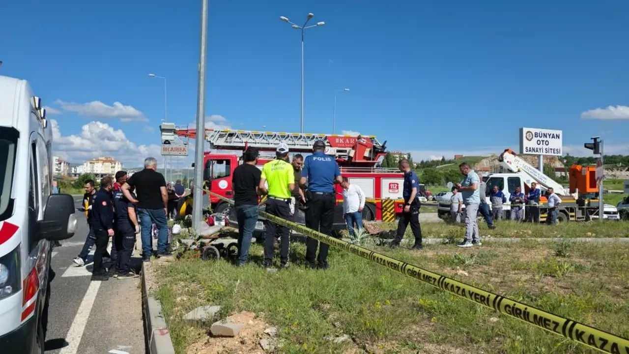 Kayseri’de feci kaza! Araçlar pert oldu: Ölü ve yaralılar var | TGRT Haber