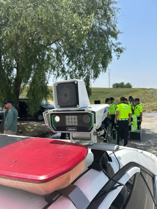Trafik cezaları için yeni dönem: Yerli yapay zeka destekli mobil hız ... Trafik cezaları için yeni dönem: Yerli yapay zeka destekli mobil hız ...